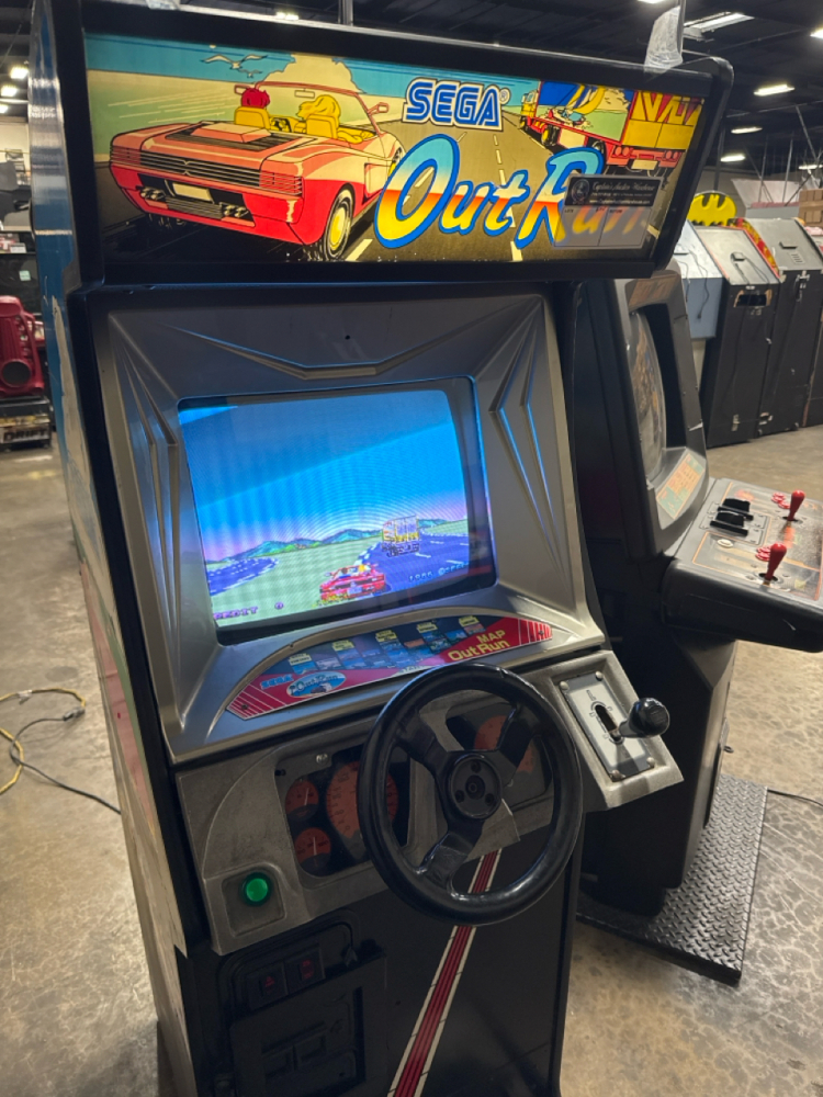 SEGA OUTRUN CLASSIC RACING ARCADE GAME