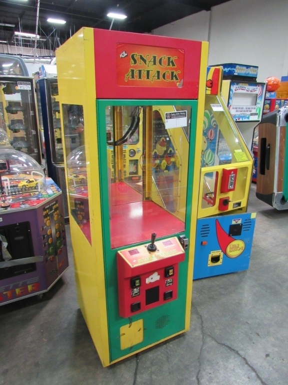 SNACK ATTACK 24 CANDY CLAW CRANE MACHINE