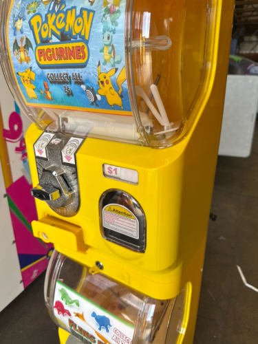 POKEMON DUAL BIN TOMY CAPSULE VENDING MACHINE