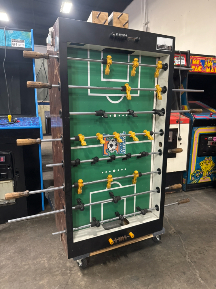 TORNADO FOOSBALL TABLE COIN OP