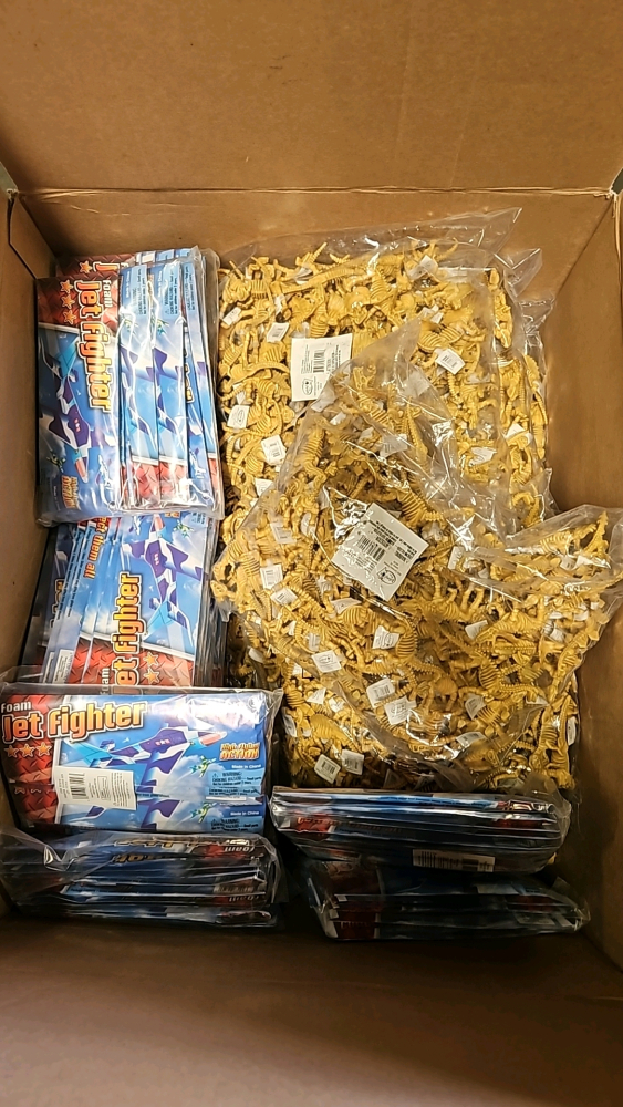 1 BOX LOT - TOYS MISC. TICKET REDEMPTION PRIZES DINOSAURS, GLIDERS