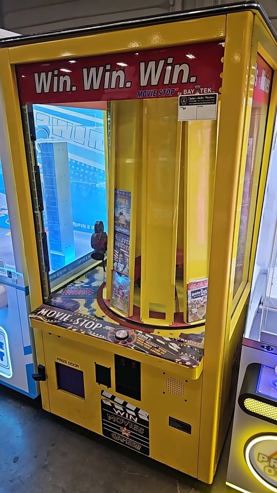 MOVIE STOP DVD - VIDEO GAME PRIZE REDEMPTION GAME