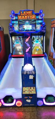 LANE MASTER TWIN BOWLING ALLEY ROLLER ARCADE GAME UNIS