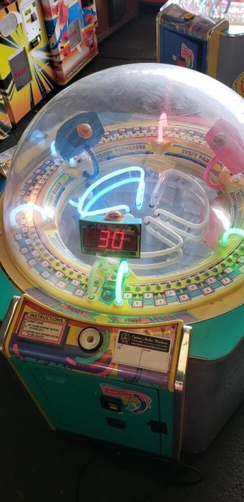 CYCLONE 3 PLAYER TICKET REDEMPTION GAME