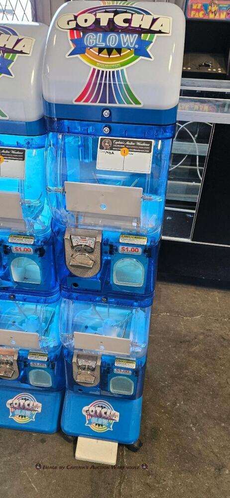 TOMY GOTCHA DUAL BIN SINGLE GLOW BLUE CAPSULE VENDING STAND #1