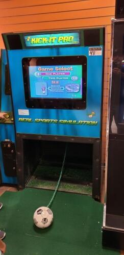 KICK IT PRO SOCCER SPORTS REDEMPTION ARCADE GAME