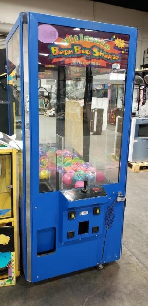 30 ULTIMATE BEAN BAG SHOPPE PLUSH CRANE MACHINE