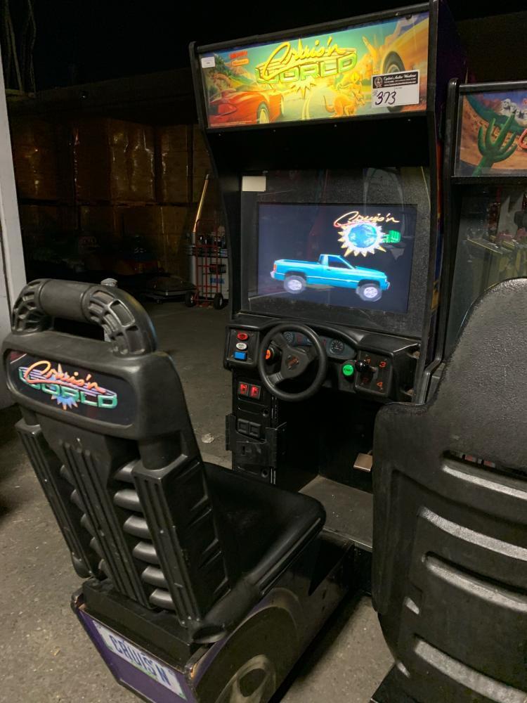 CRUISIN WORLD LCD SITDOWN RACING ARCADE GAME