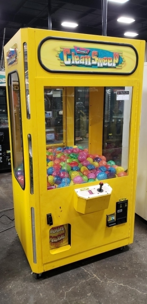 40 CLEAN SWEEP YELLOW PLUSH CLAW CRANE MACHINE