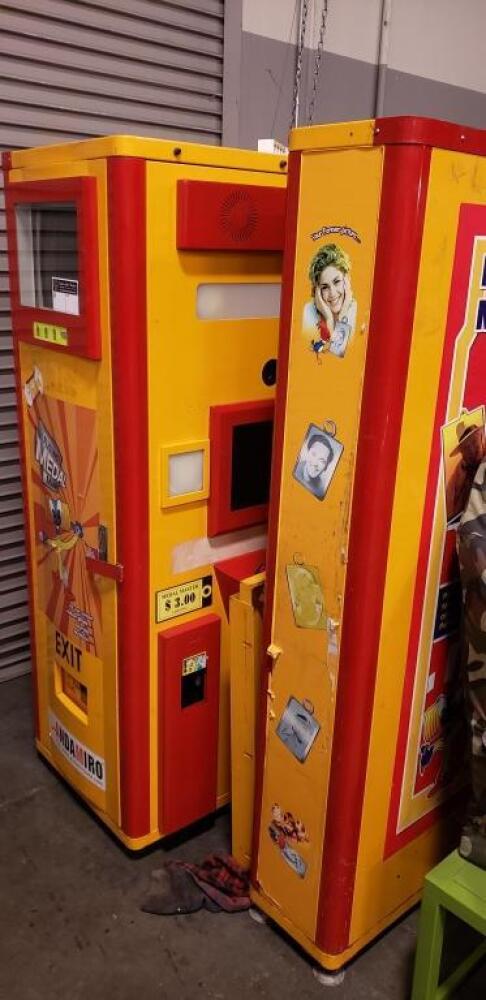 MEDAL MASTER ENGRAVING NOVELTY VENDING KIOSK