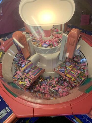 WONKA SWEETLAND CANDY MERCHANDISER NAMCO