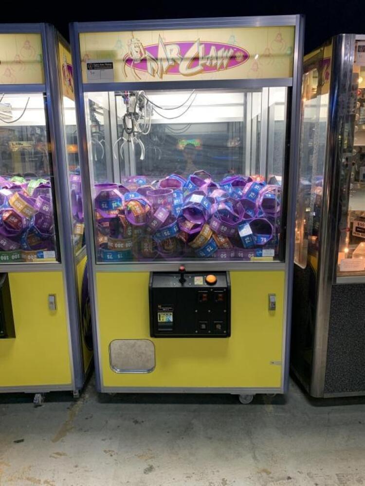 MR CLAW TICKET PRIZE CLAW PLUSH CRANE MACHINE