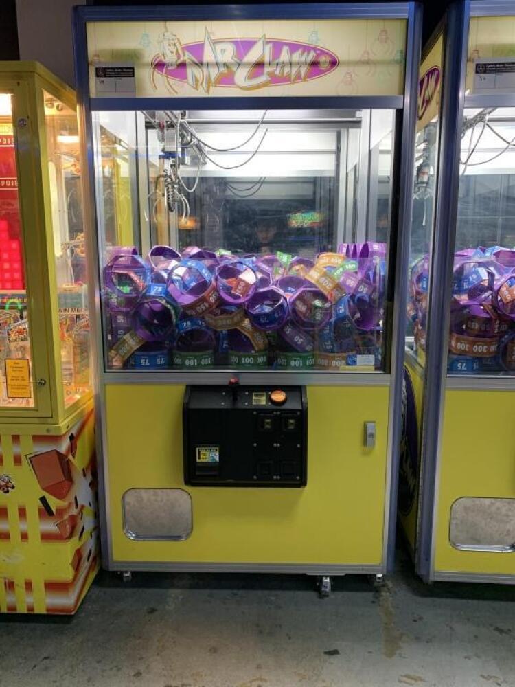 MR CLAW TICKET PRIZE CLAW PLUSH CRANE MACHINE