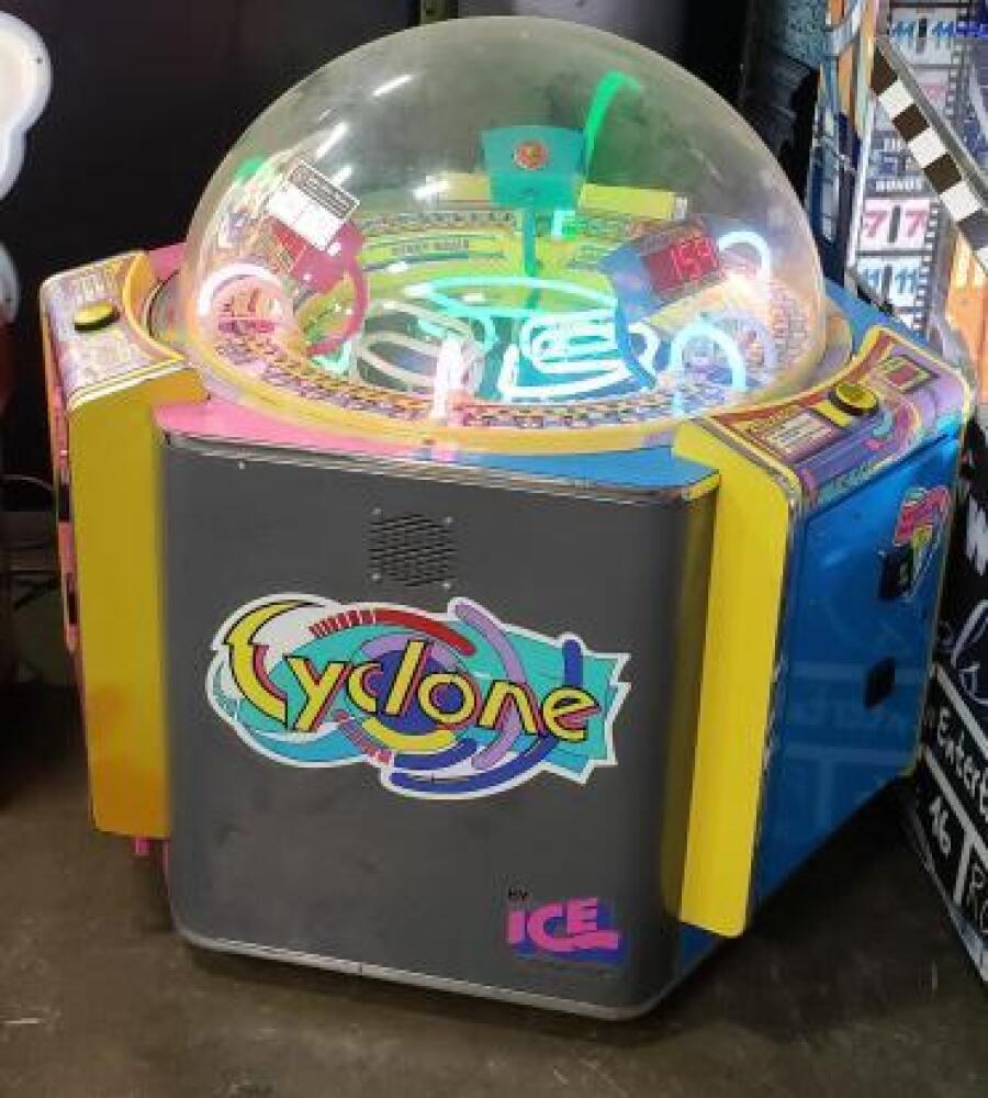 CYCLONE 3 PLAYER TICKET REDEMPTION GAME ICE