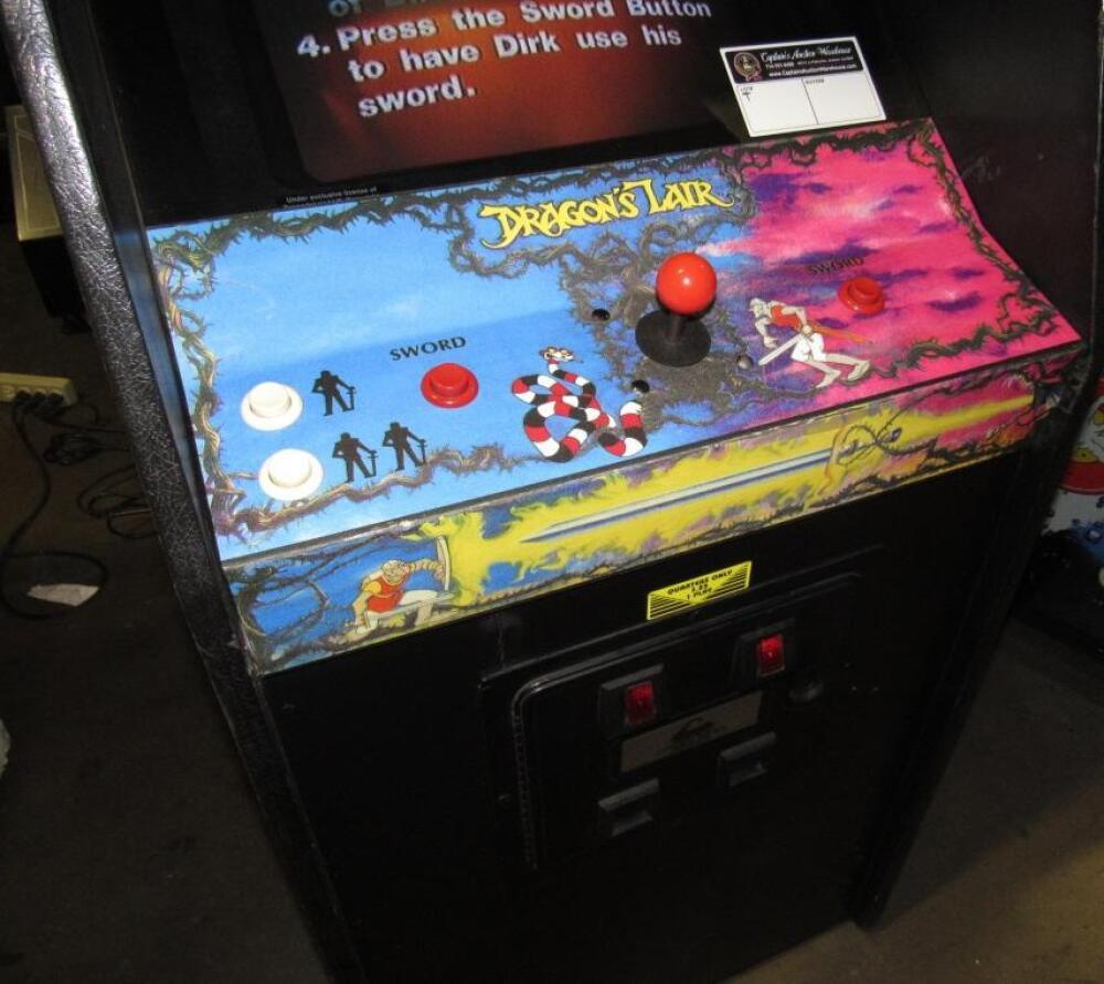 DRAGONS LAIR UPRIGHT CLASSIC ARCADE GAME