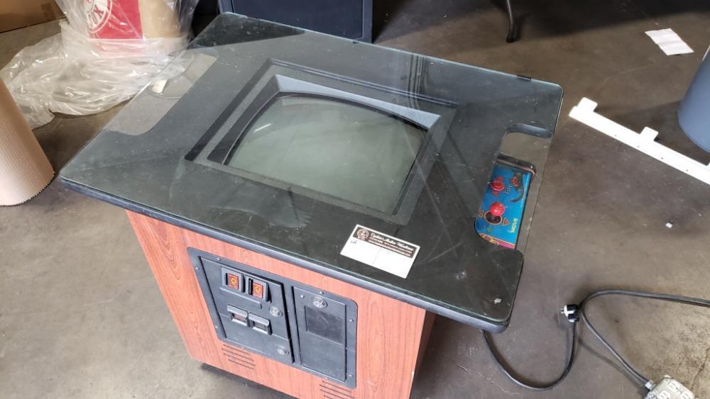 MULTICADE COCKTAIL TABLE CLASS OF 81 NAMCO CAB