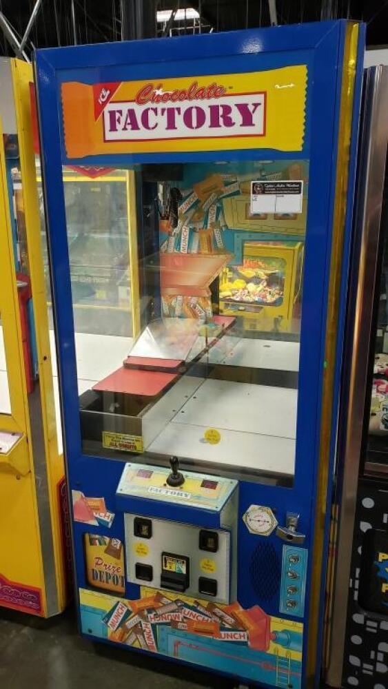 CHOCOLATE FACTORY CANDY BAR CLAW CRANE MACHINE