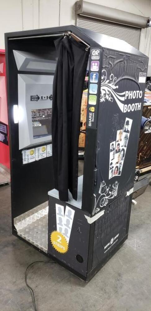DIGITAL CENTER PHOTO BOOTH SELF VENDING KIOSK
