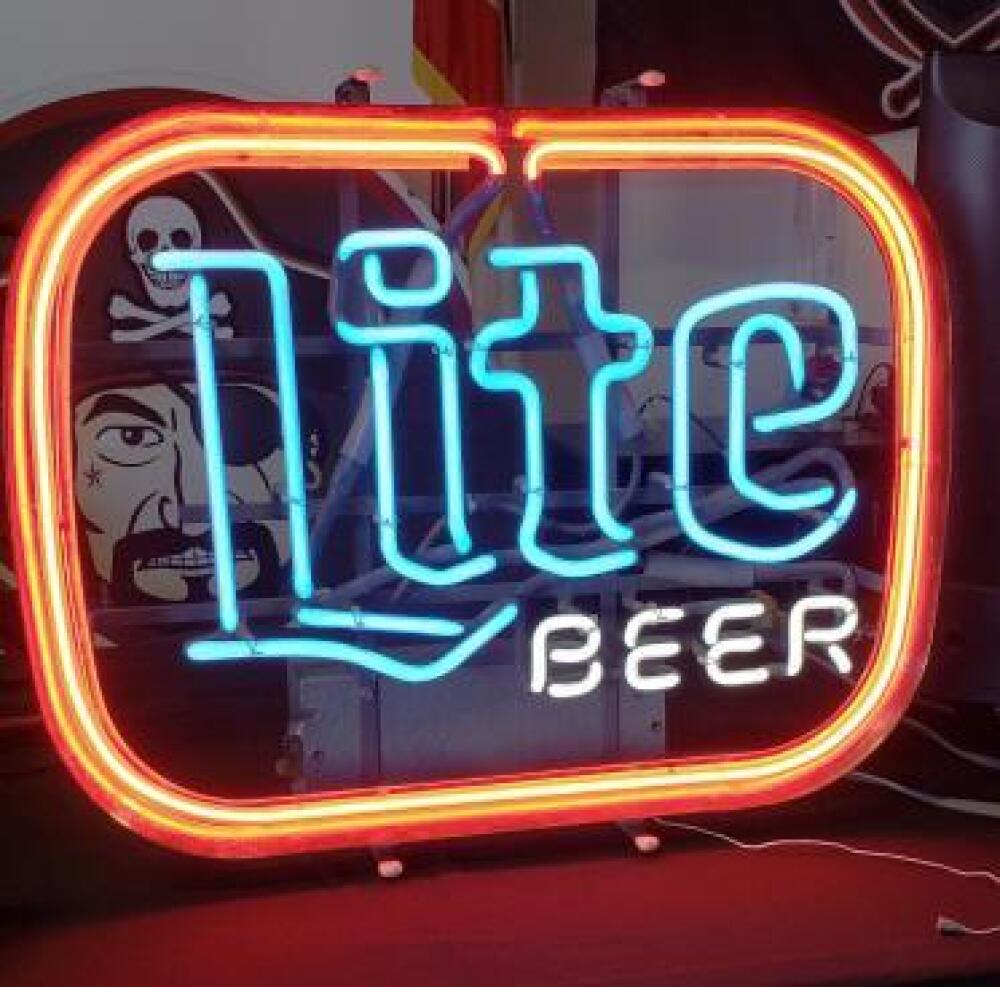 1 LOT- NEON SIGN LITE BEER