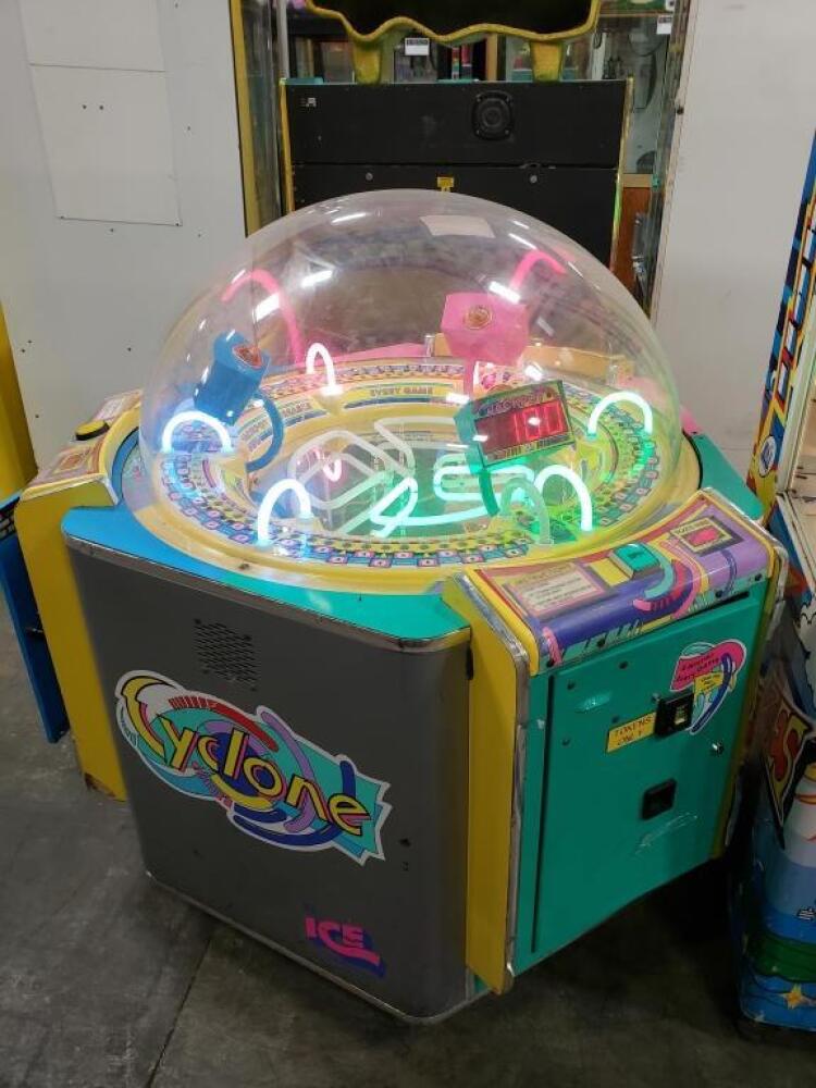 CYCLONE 3 PLAYER TICKET REDEMPTION GAME ICE