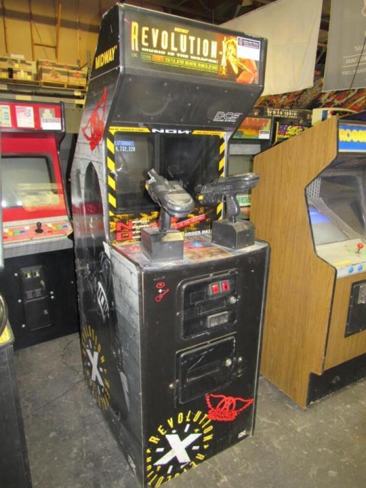 REVOLUTION X AEROSMITH 2 PLAYER MIDWAY ARCADE GAME