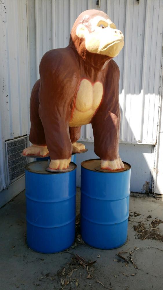 DONKEY KONG DOOR ENTRANCE GREETER STATUE