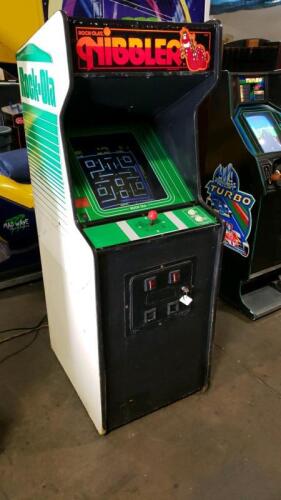 NIBBLER CLASSIC ROCKOLA UPRIGHT ARCADE GAME