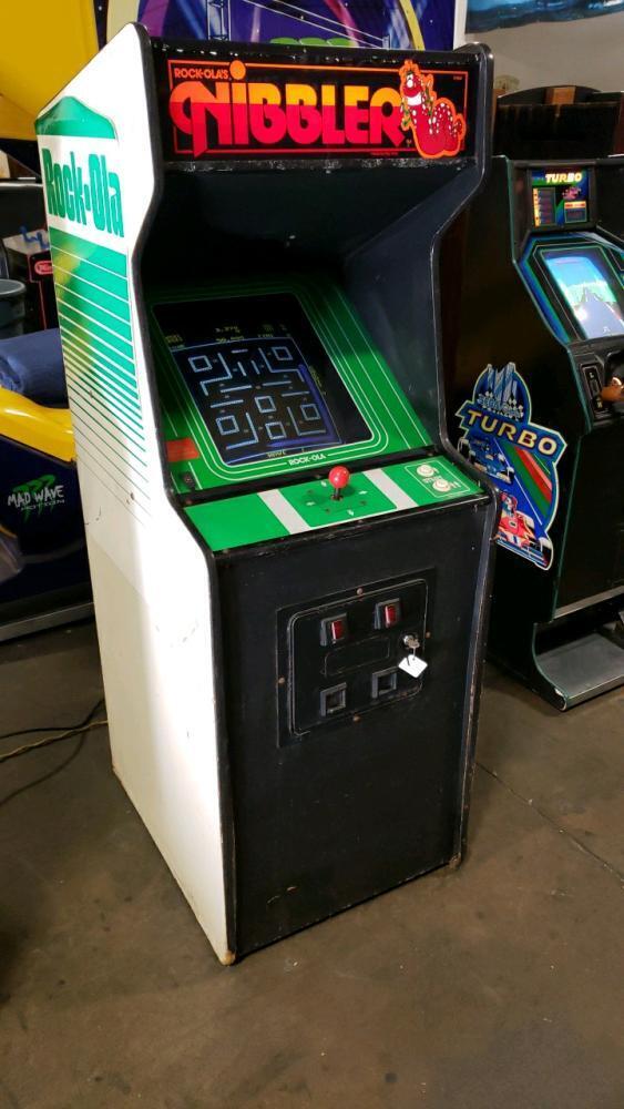 NIBBLER CLASSIC ROCKOLA UPRIGHT ARCADE GAME