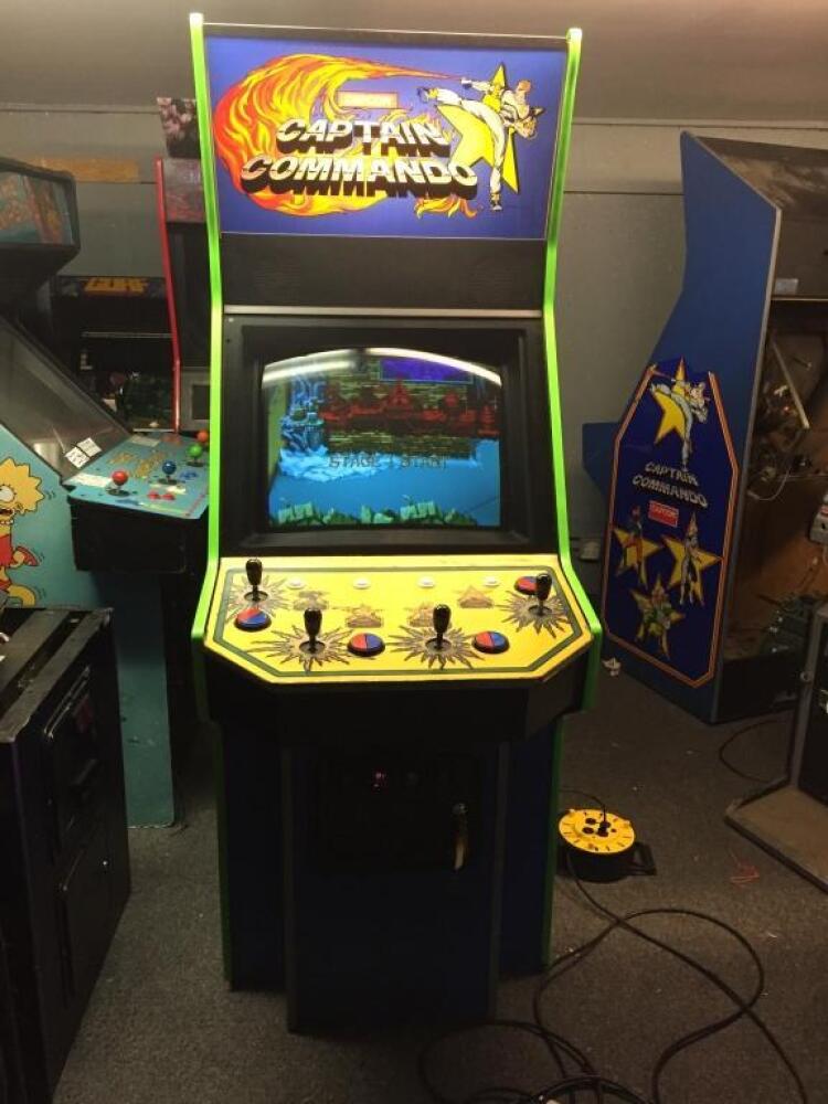 CAPTAIN COMMANDO DEDICATED BIG BLUE CAPCOM ARCADE