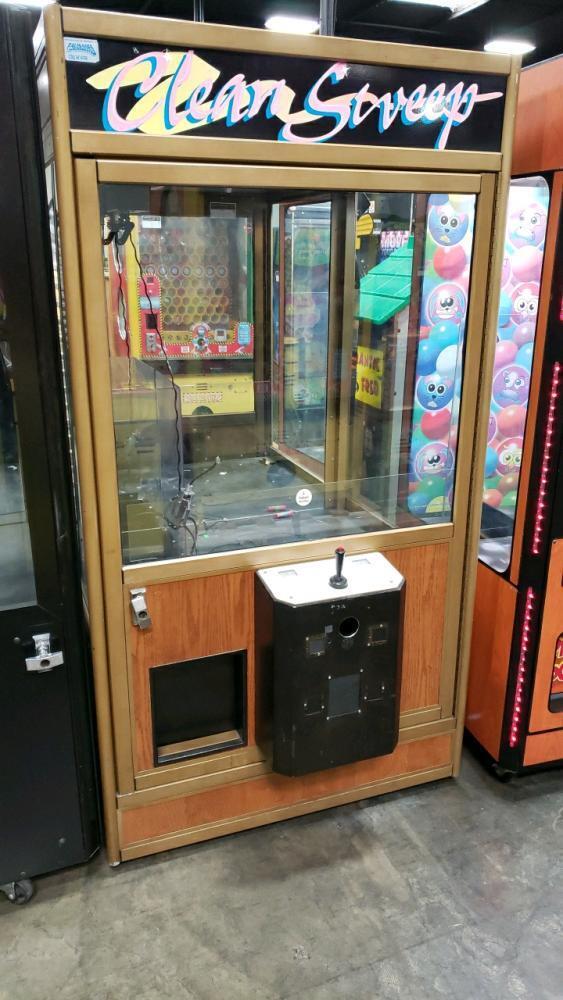 PLUSH CLAW CRANE MACHINE ICE 42 CLEAN SWEEP TOP #1