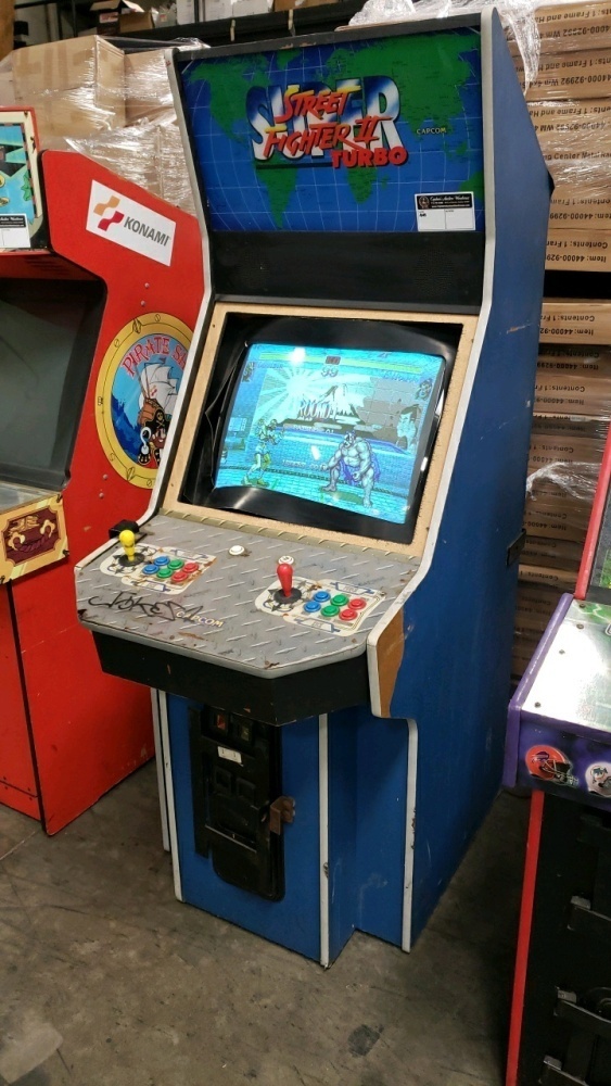 STREETFIGHTER II TURBO BIG BLUE ARCADE GAME