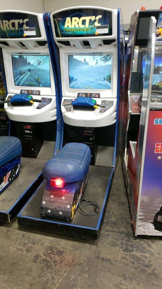ARCTIC THUNDER SITDOWN RACING ARCADE GAME MIDWAY #1