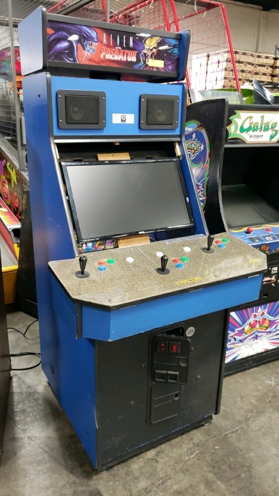 ALIEN VS. PREDATOR CAPCOM BIG BLUE ARCADE GAME