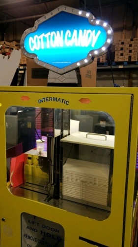 COTTON CANDY SELF SERVE VENDING MACHINE INTERMATIC W/ SUPPLIES