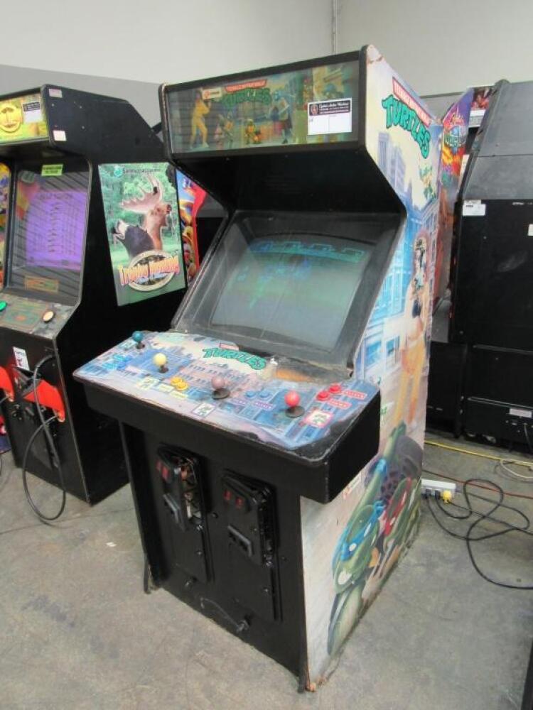 TEENAGE MUTANT NINJA TURTLES KONAMI ARCADE GAME