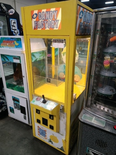 CANDY FACTORY CLAW CRANE MACHINE