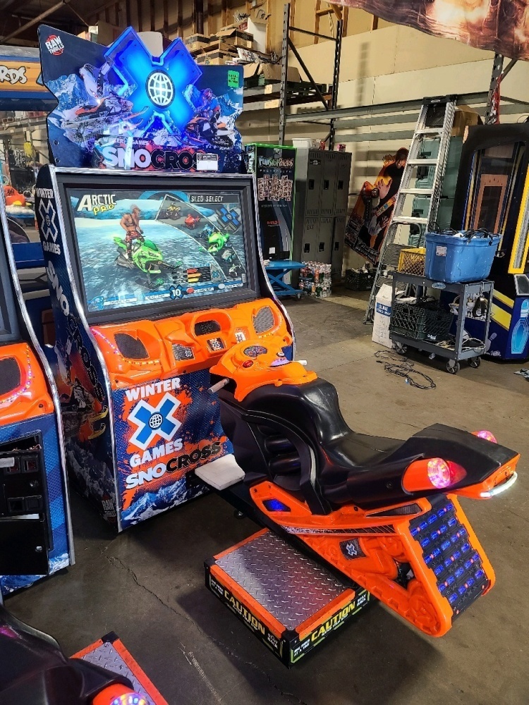 SNO-CROSS X-GAMES RACING ARCADE GAME RAW THRILLS #1