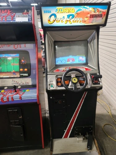 SEGA OUTRUN CLASSIC UPRIGHT DRIVER ARCADE GAME