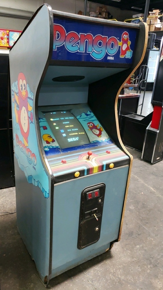 PENGO CLASSIC DEDICATED UPRIGHT ARCADE GAME SEGA
