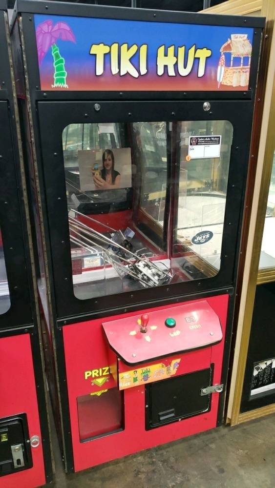 31 TIKI HUT PLUSH CLAW CRANE MACHINE #1