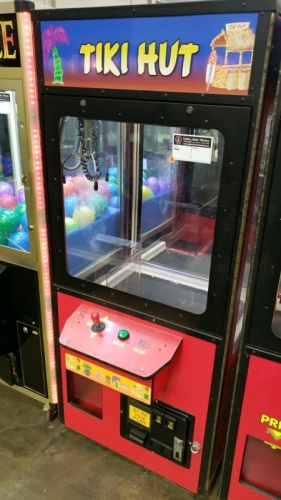 31 TIKI HUT PLUSH CLAW CRANE MACHINE #2