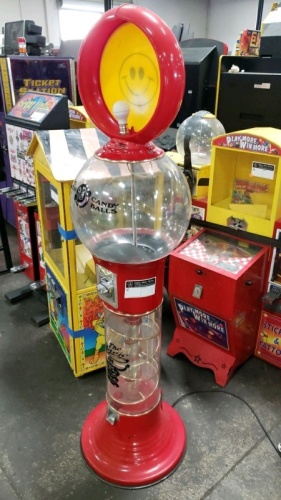 GLOBE ROAD RUNNER SPIRAL MAGIC DISC MAN GUMBALL VENDING STAND
