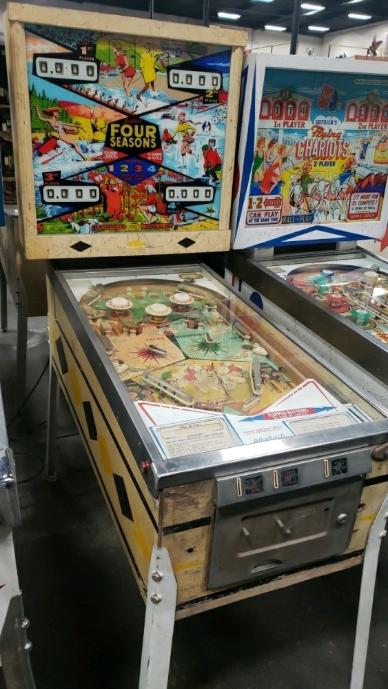 FOUR SEASONS CLASSIC PINBALL MACHINE GOTTLIEB 1968